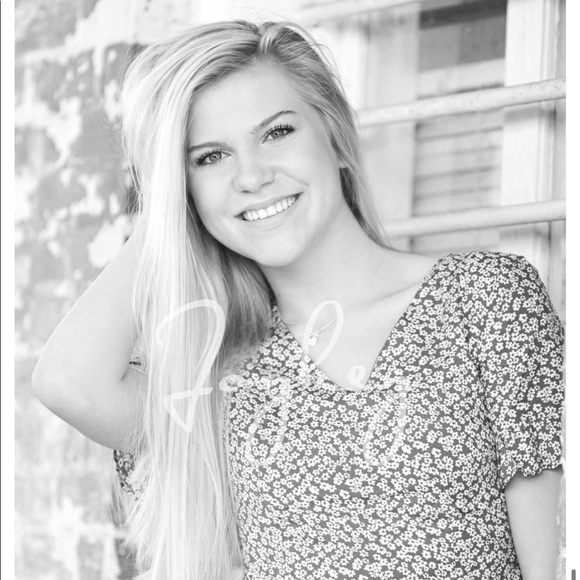 Ansley's Closet (@ansleywalker645) | Poshmark